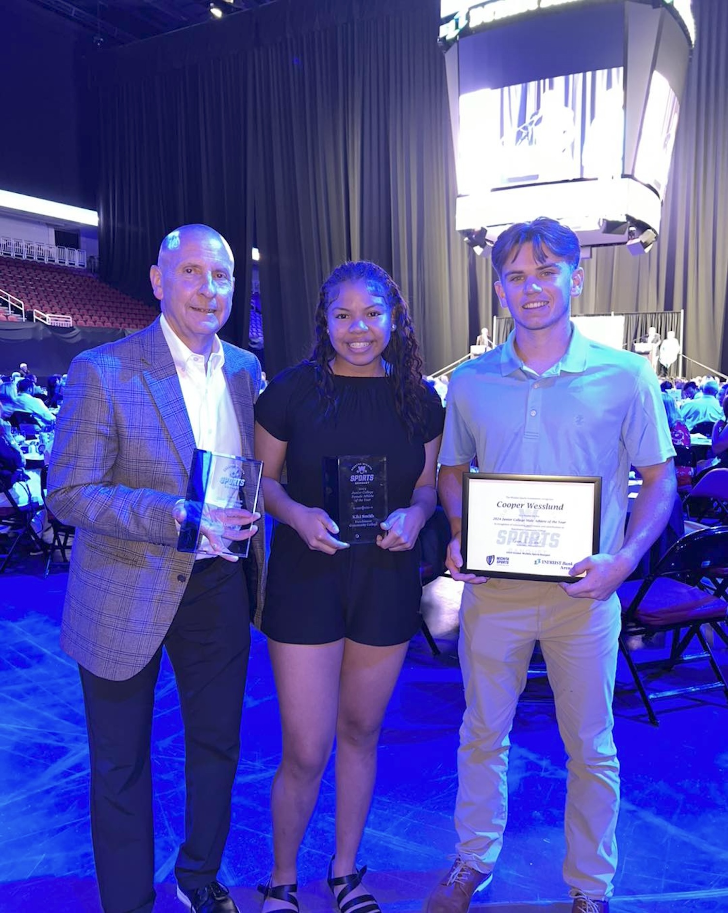 Smith, Ontjes, Wesslund pick up awards at WSC banquet – The Hutchinson ...
