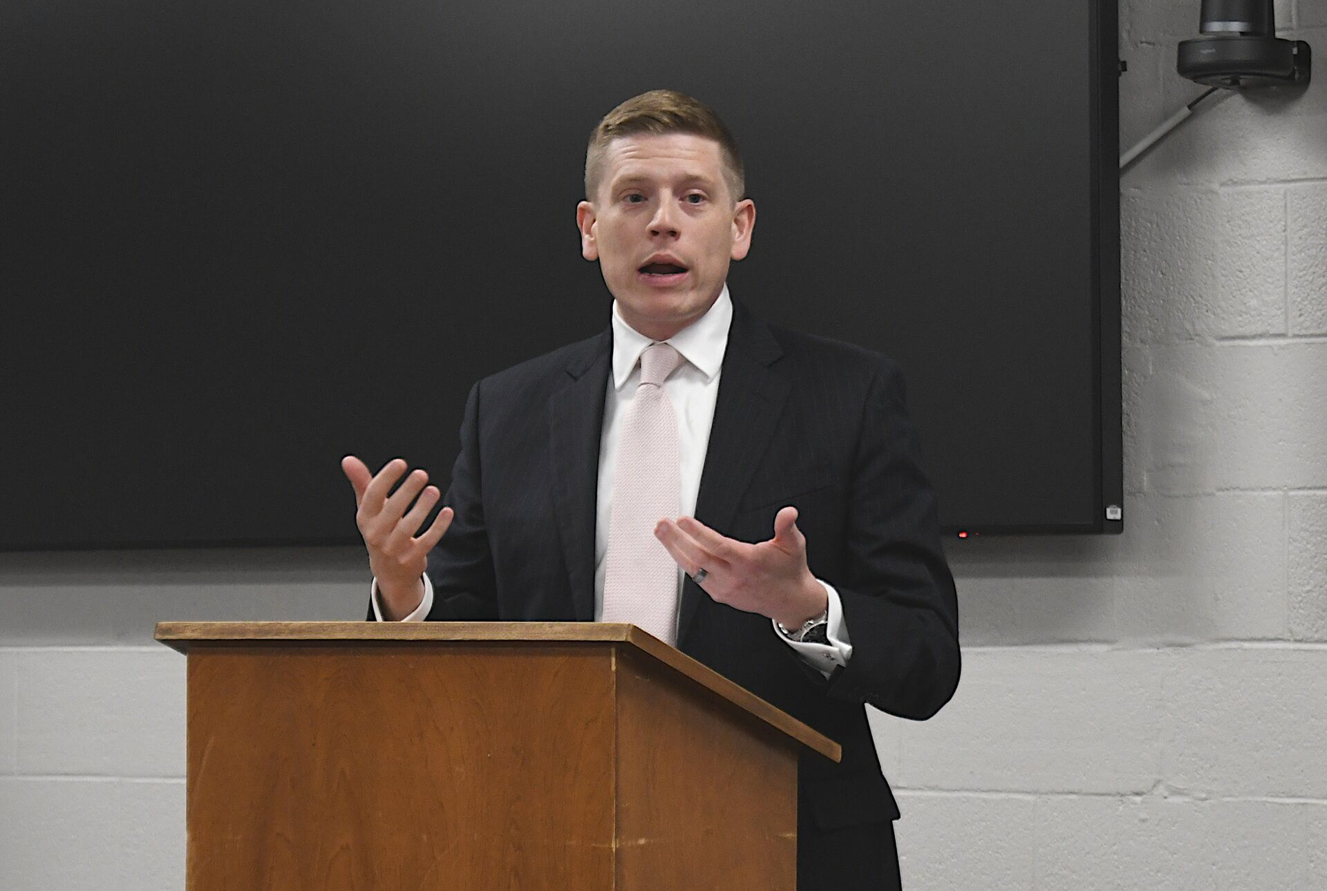 ACLU leader encourages local action to defend rights – The Hutchinson ...